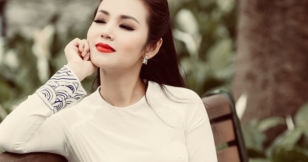 'Hoa hậu áo dài' Amy Lê Anh: 'Ra quốc tế thấy áo dài như thấy người thân'